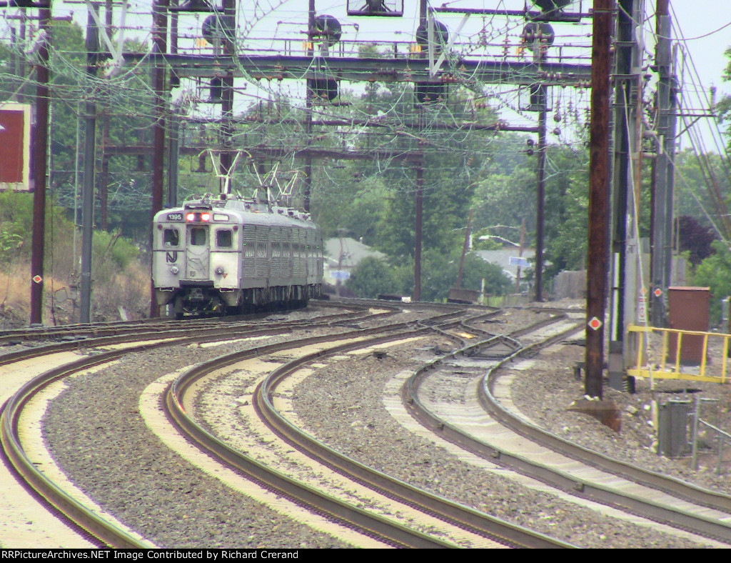 Train 7845 on the S Curve